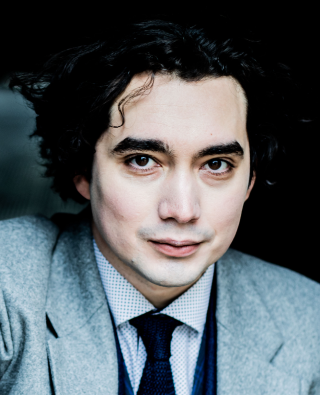 Mikhail Timoshenko , baryton basse - Agence Massis Opéra